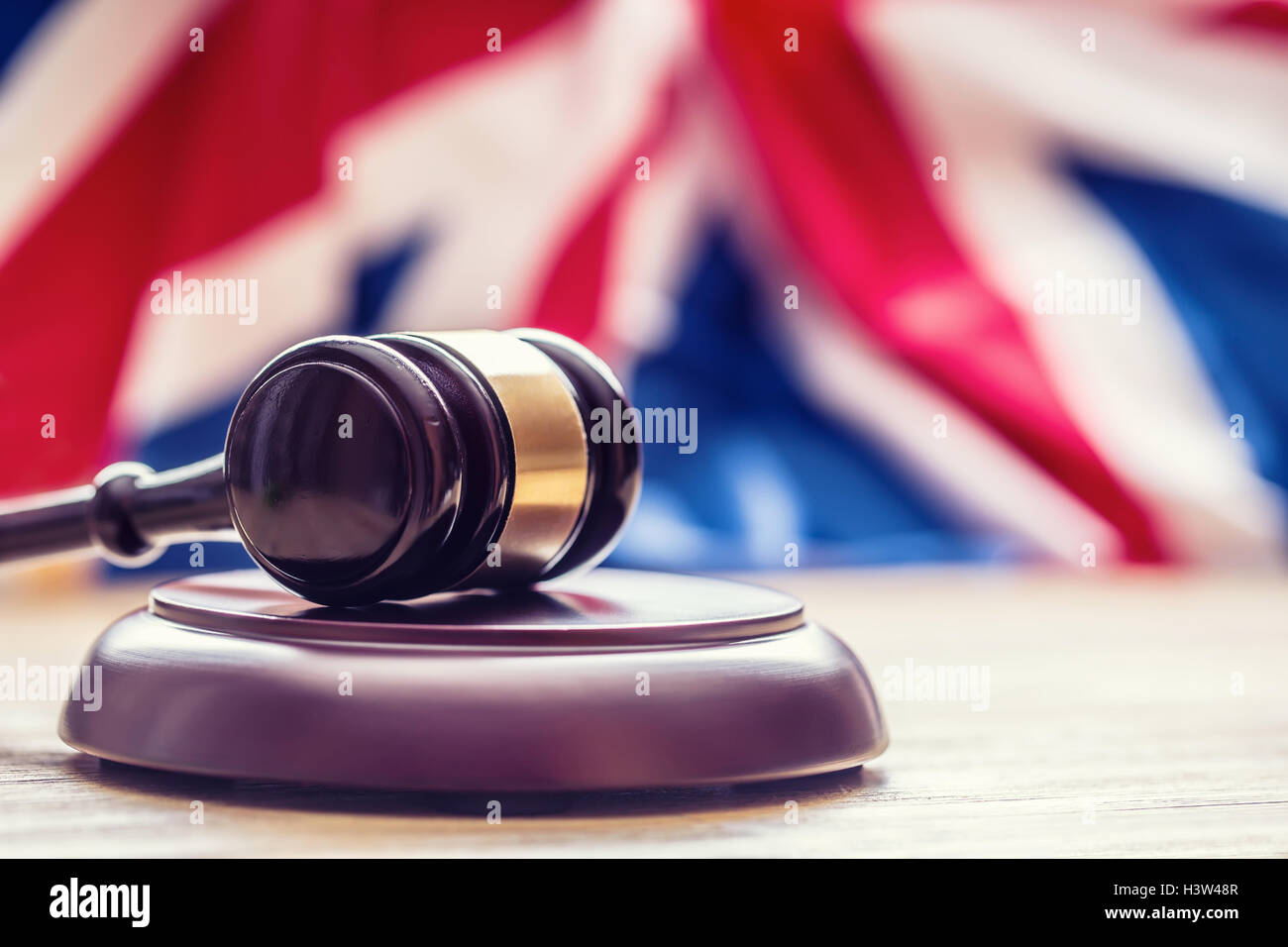 British justice symbol hi-res stock photography and images - Alamy