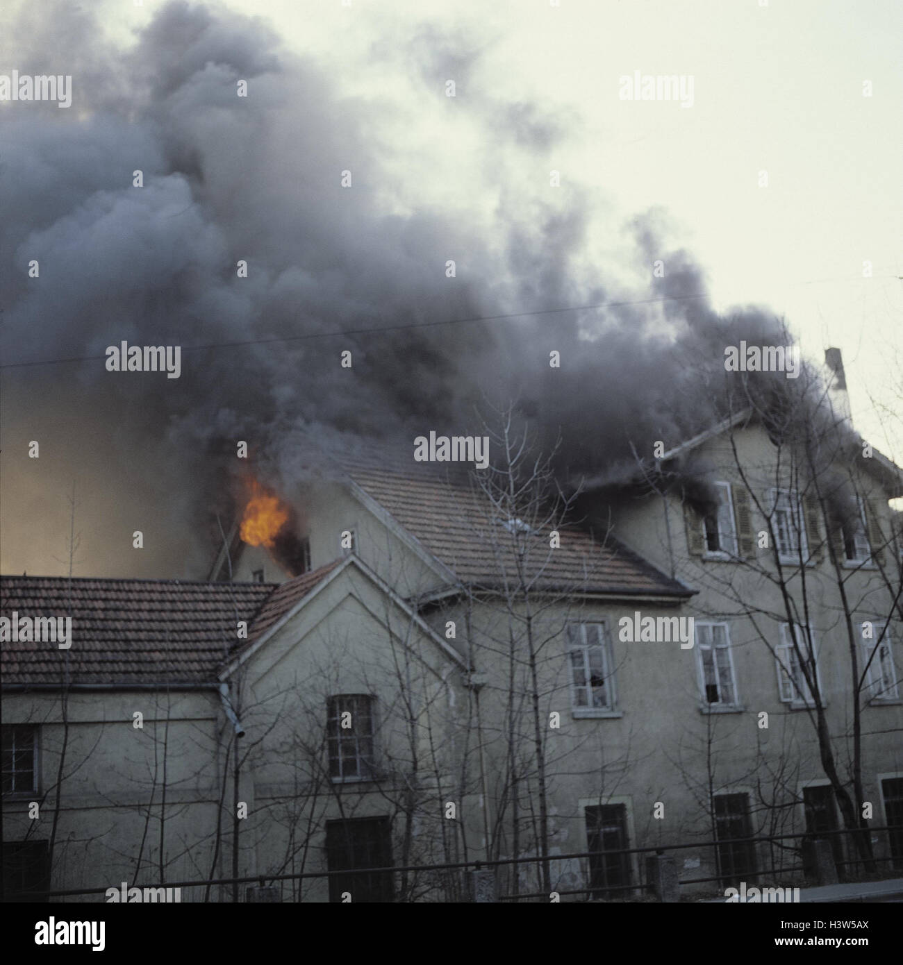 Domestic fuel buildings, residential house, flat, fire, burn, fire ...