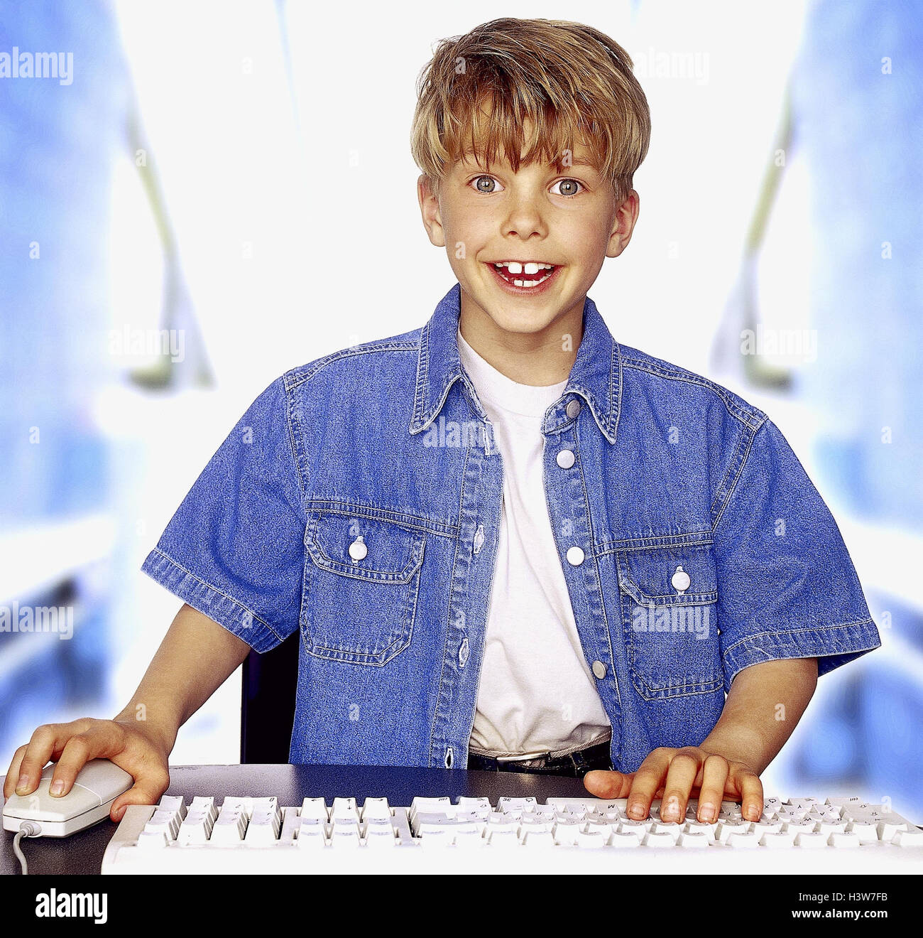 Boy, computers, detail, keyboard, hand, Mouse, view, enthusiasm, joy ...
