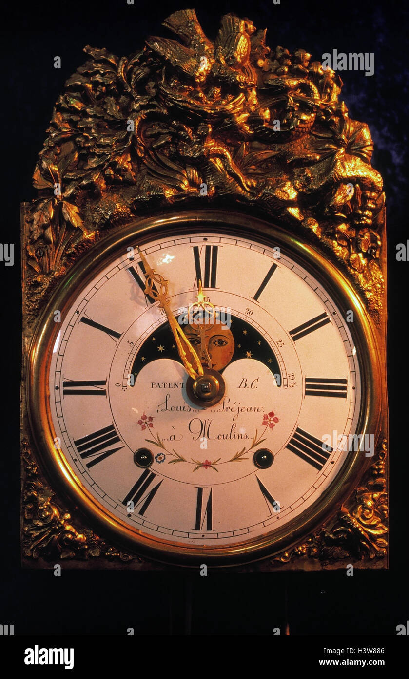 Wall clock, phases the moon, in French, 19. Cent., brass, "five in ...