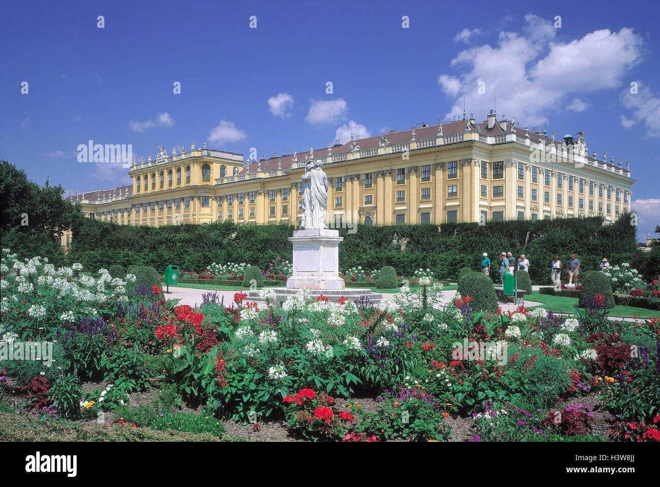 Austria, Vienna, castle Schönbrunn, castle grounds, statue, Europe ...
