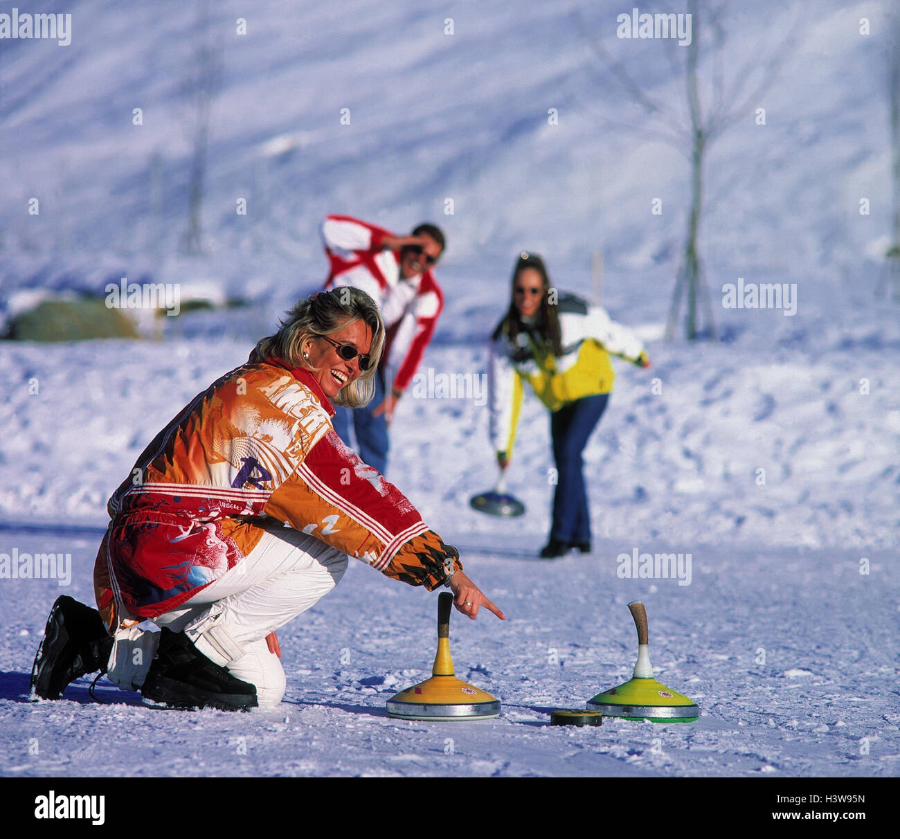 Curling stone trajectory hi-res stock photography and images - Alamy