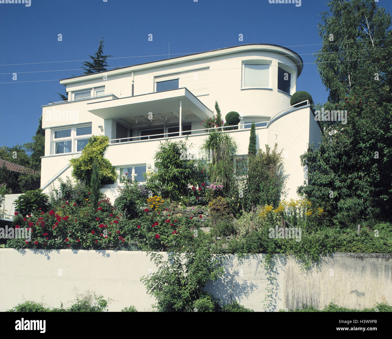 House of the modern age hi-res stock photography and images - Alamy