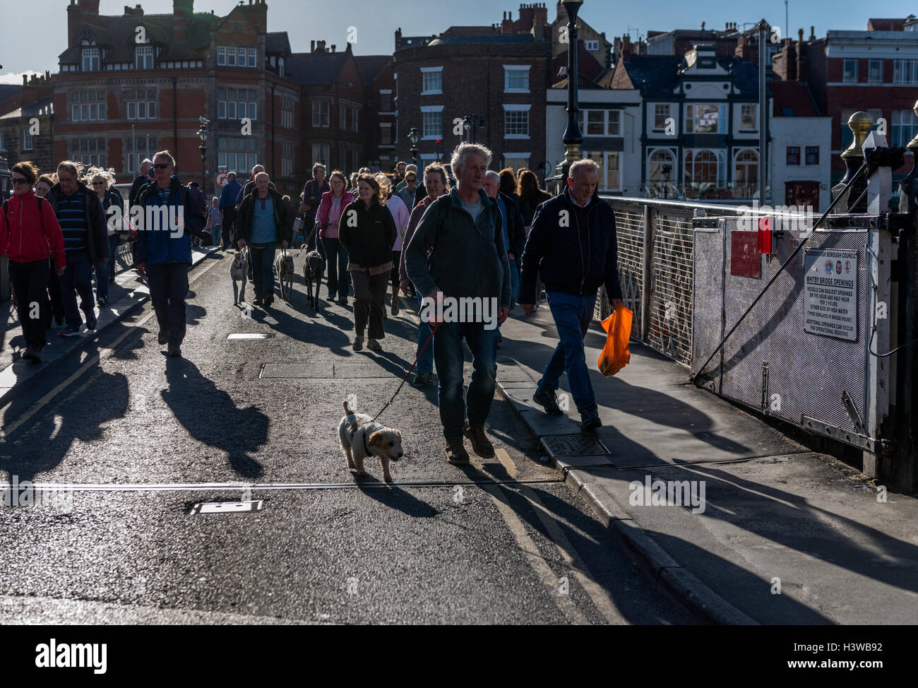 Crssing Whitby Harbour swing bridge Stock Photo - Alamy