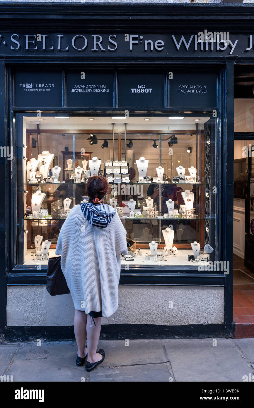 The whitby jet hi-res stock photography and images - Alamy