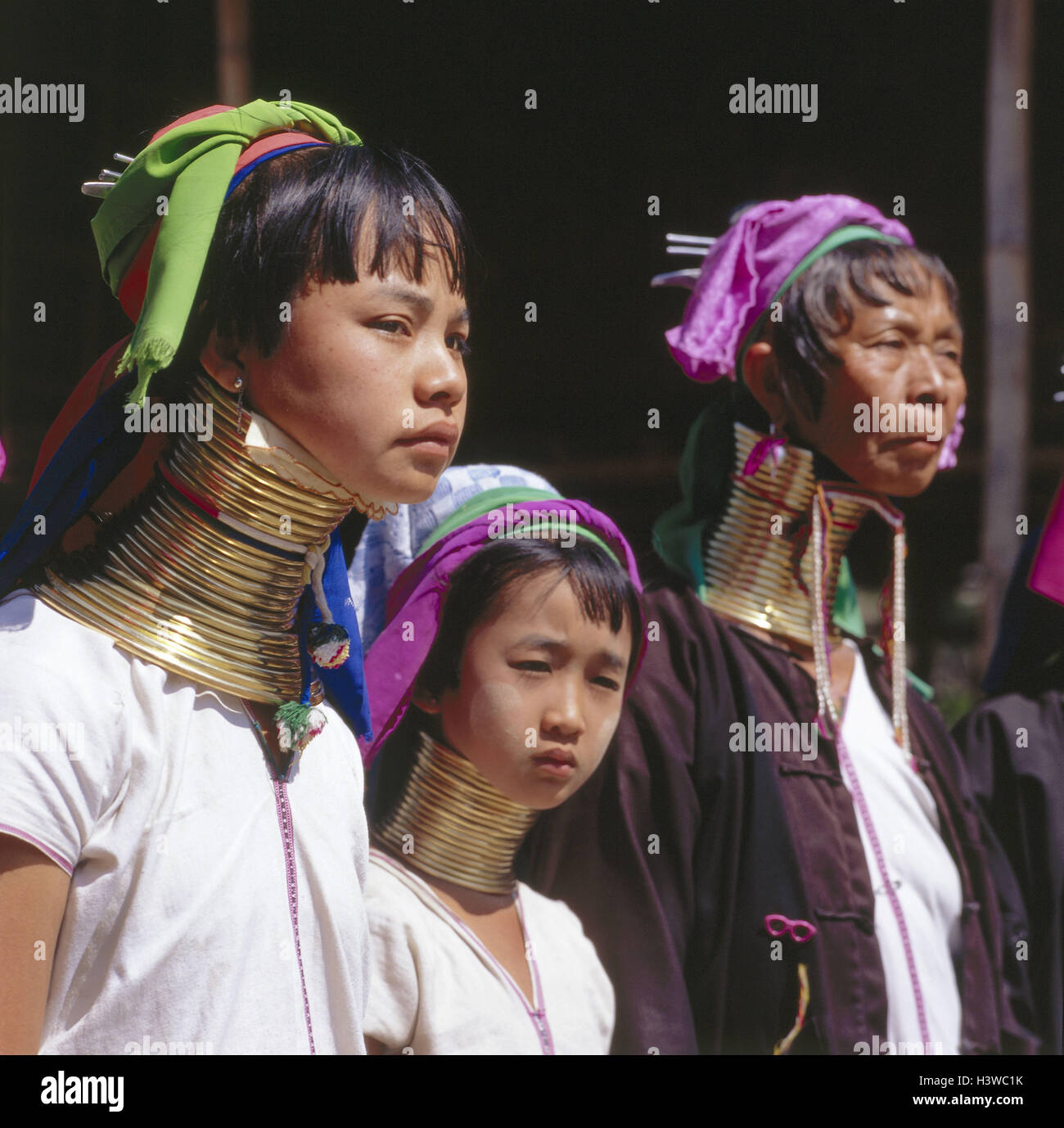 Women jewellery hi-res stock photography and images - Alamy