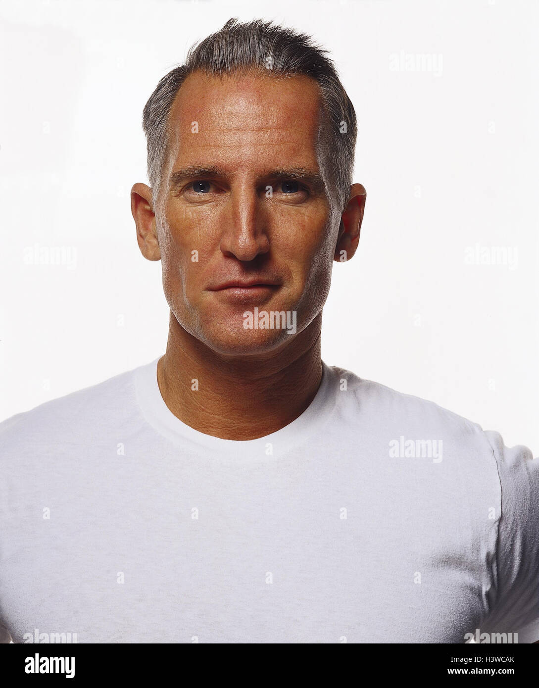 Man middle old t shirt white hi-res stock photography and images - Alamy