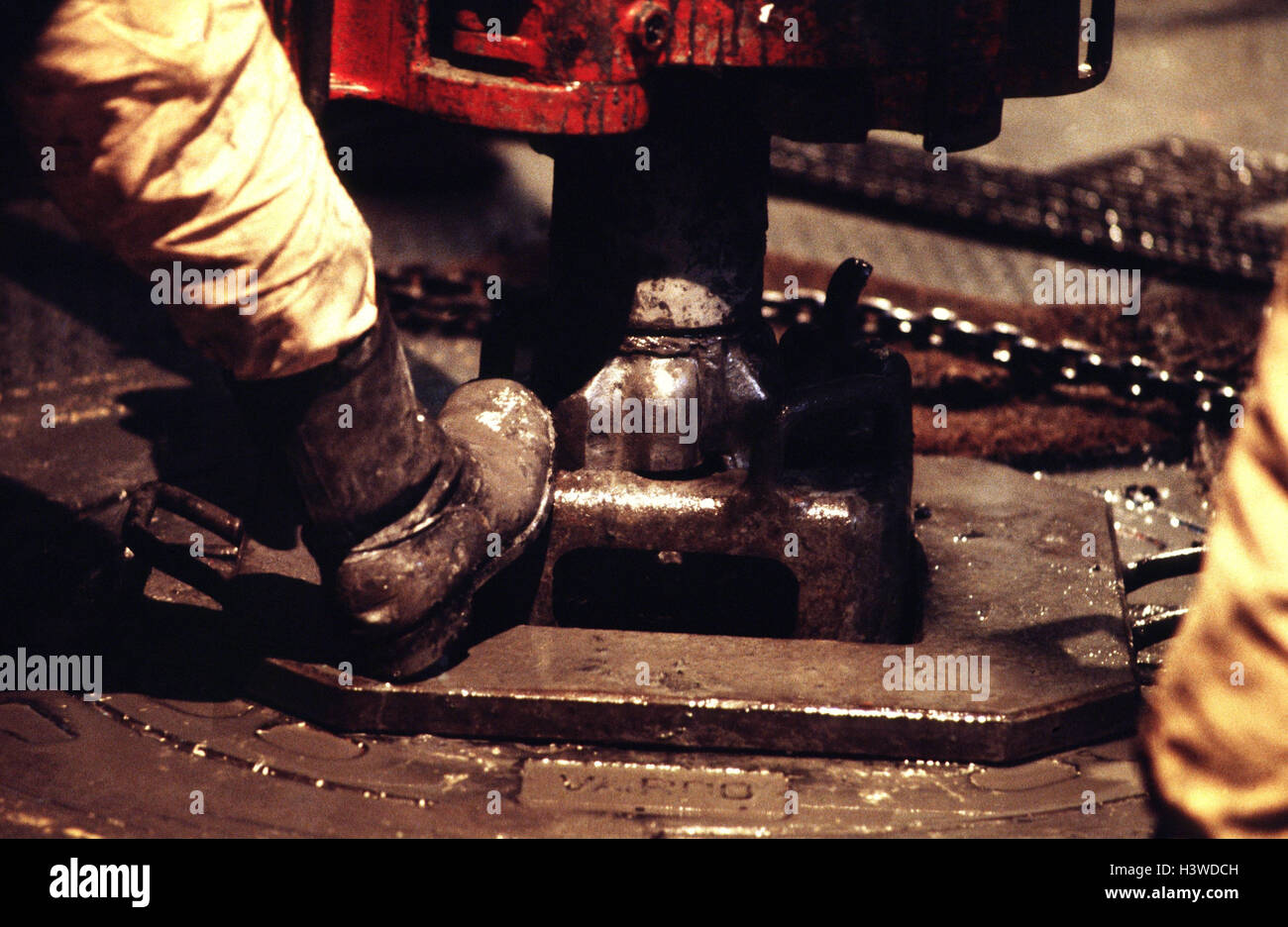 Drilling rig, worker, detail, foot economy, Offshoretechnik, drilling ...