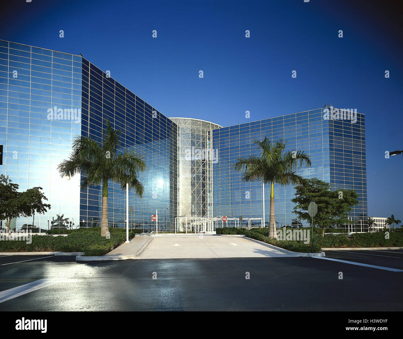 The USA, Florida, Miami, building, glass front, the United States ...