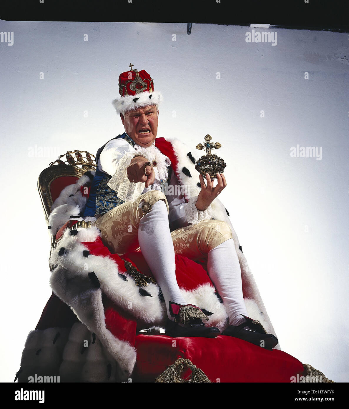 King on throne hi-res stock photography and images - Alamy
