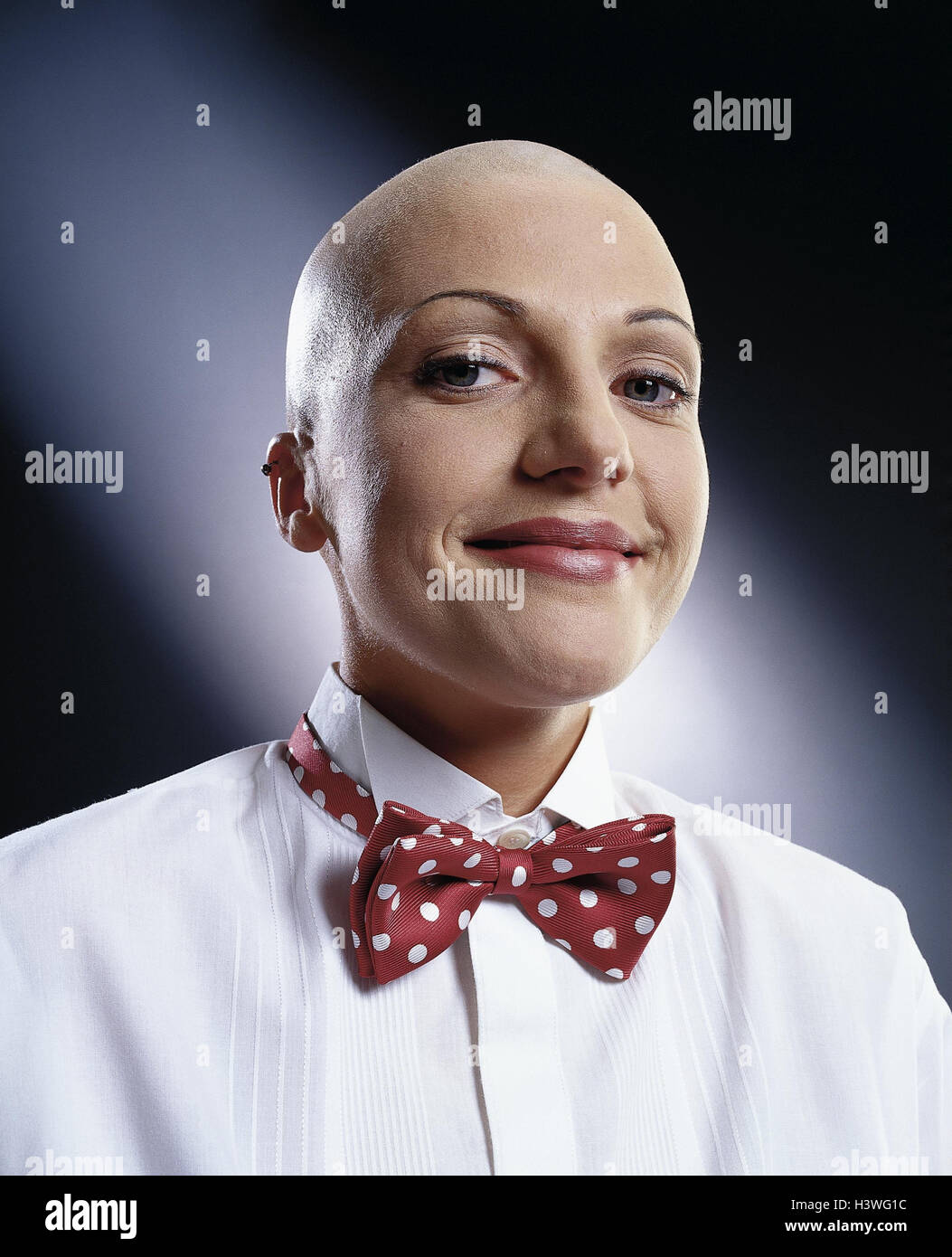 Woman, bald head, fly, portrait, mb 71 A2 Stock Photo - Alamy