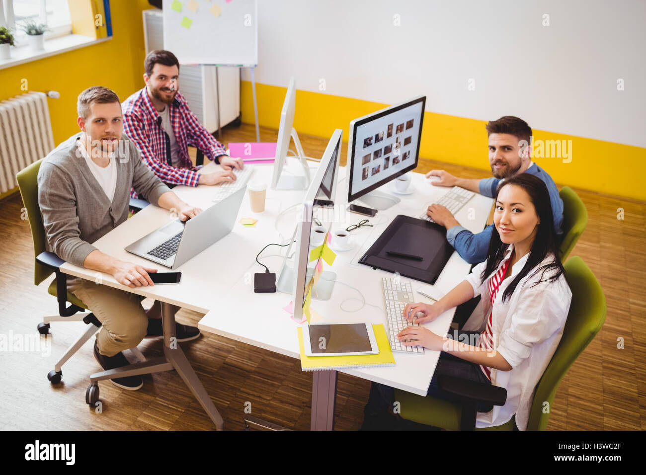Asian creative agency team hi-res stock photography and images - Alamy