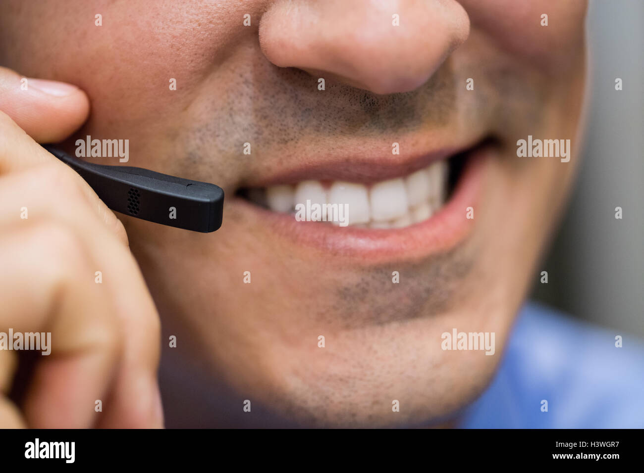 Male and head phones hi-res stock photography and images - Alamy