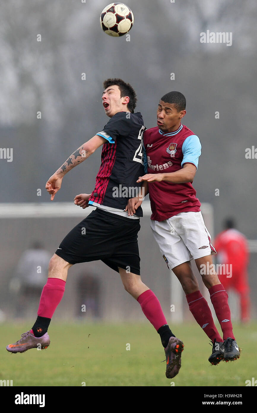Byron (pink/black) vs Railway Tavern - East London Sunday League East ...