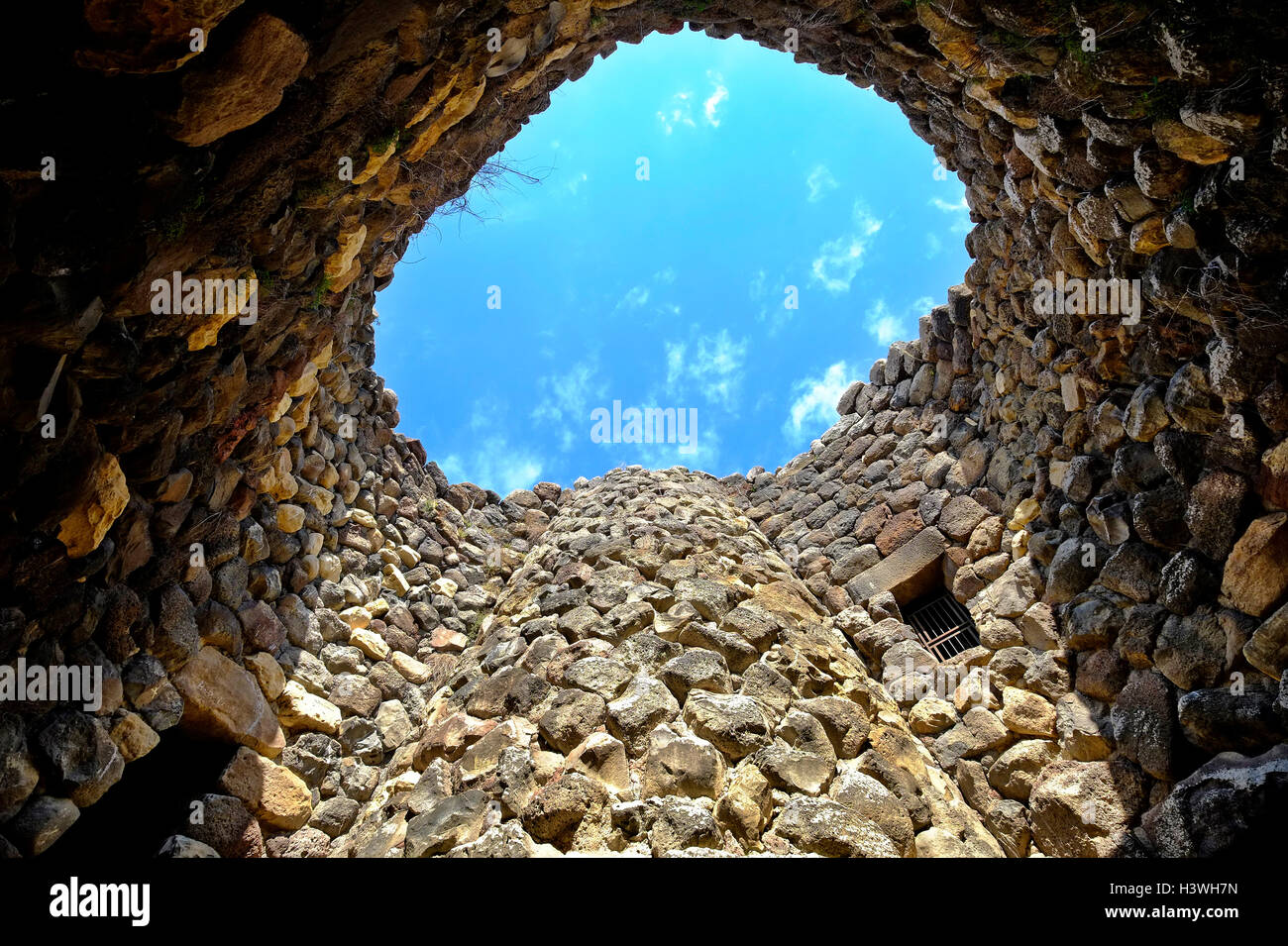 su nuraxi, barumini. sardinia, italy Stock Photo - Alamy