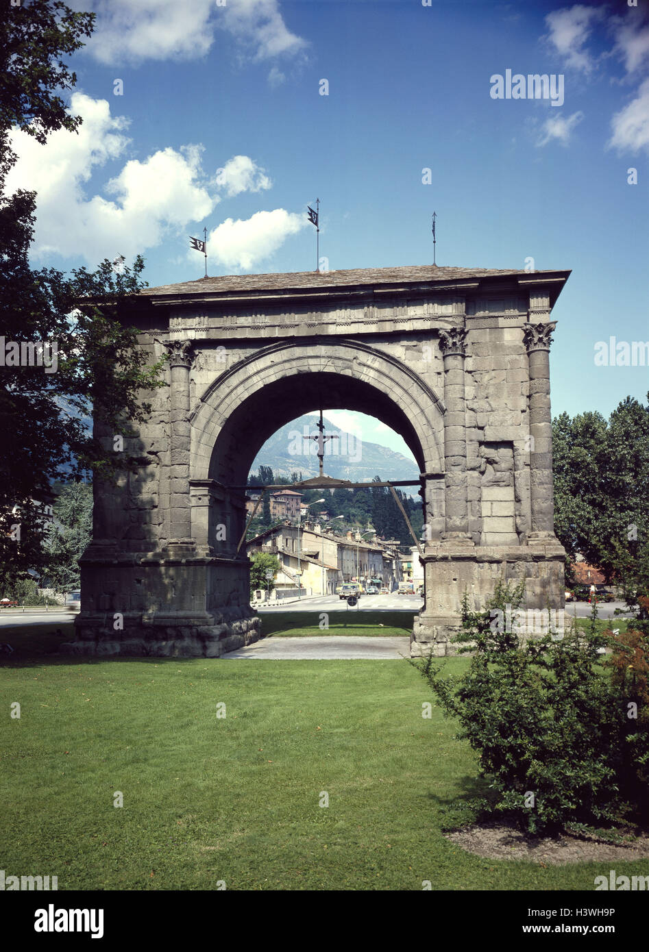 One the oldest triumphal arch from the roman empire hi-res stock ...