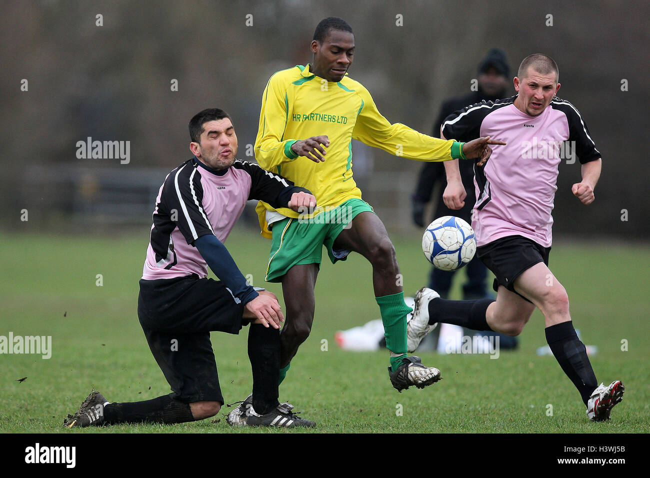 Hackney Downs 'A' (yellow/green) vs Romania Galaxy (pink/black) - East ...