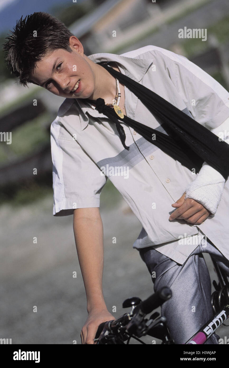 Boy, gypsum arm, bicycle, half portrait, teenager, teenager's boy ...