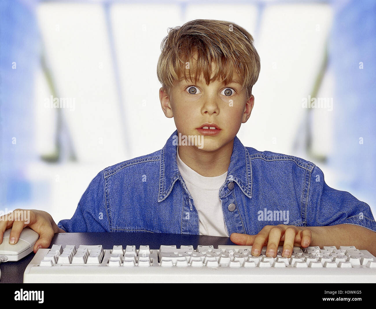 Boy, computers, detail, keyboard, hand, Mouse, view, surprise ...