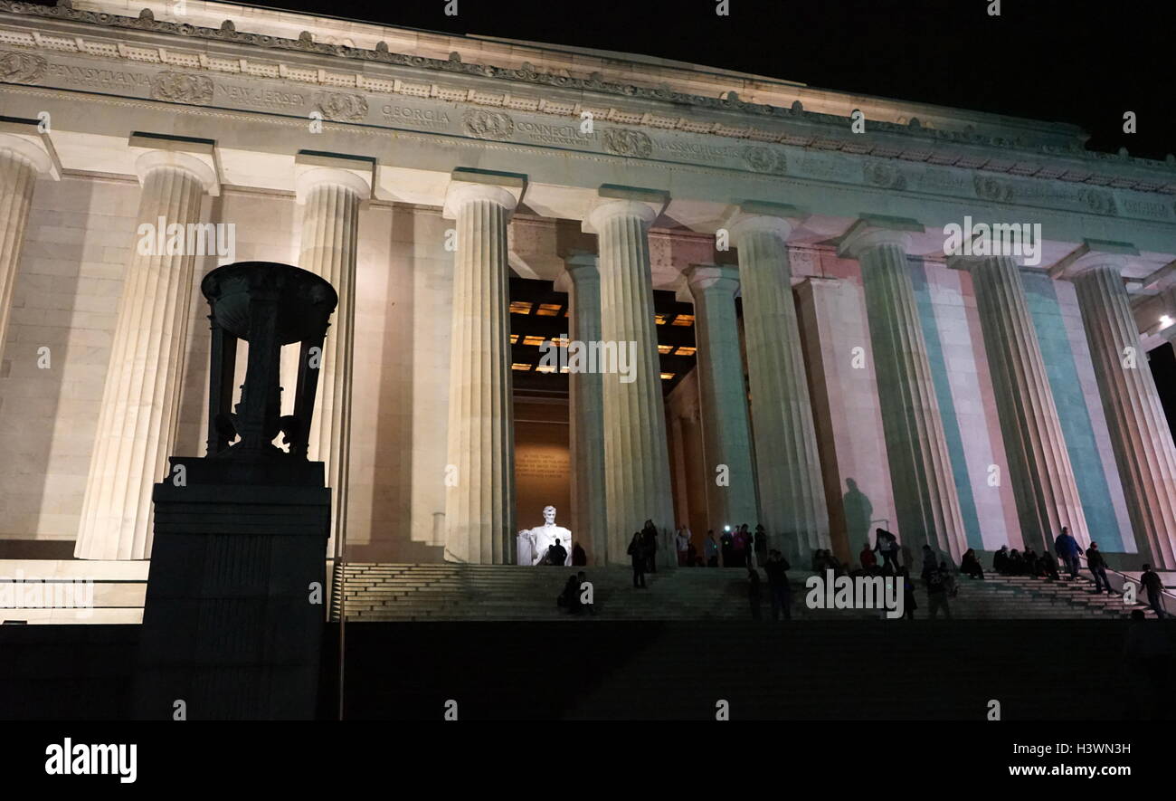 Exterior of the Lincoln Memorial, an American national monument built ...