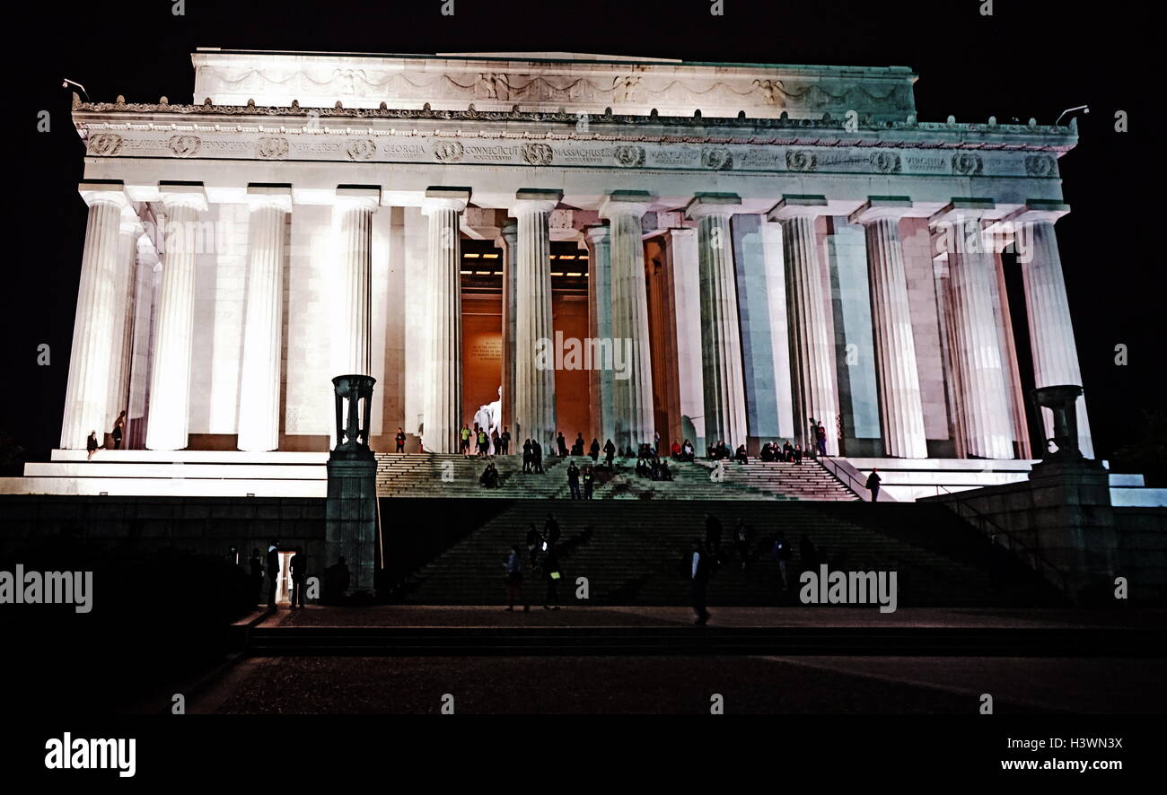 Exterior of the Lincoln Memorial, an American national monument built ...