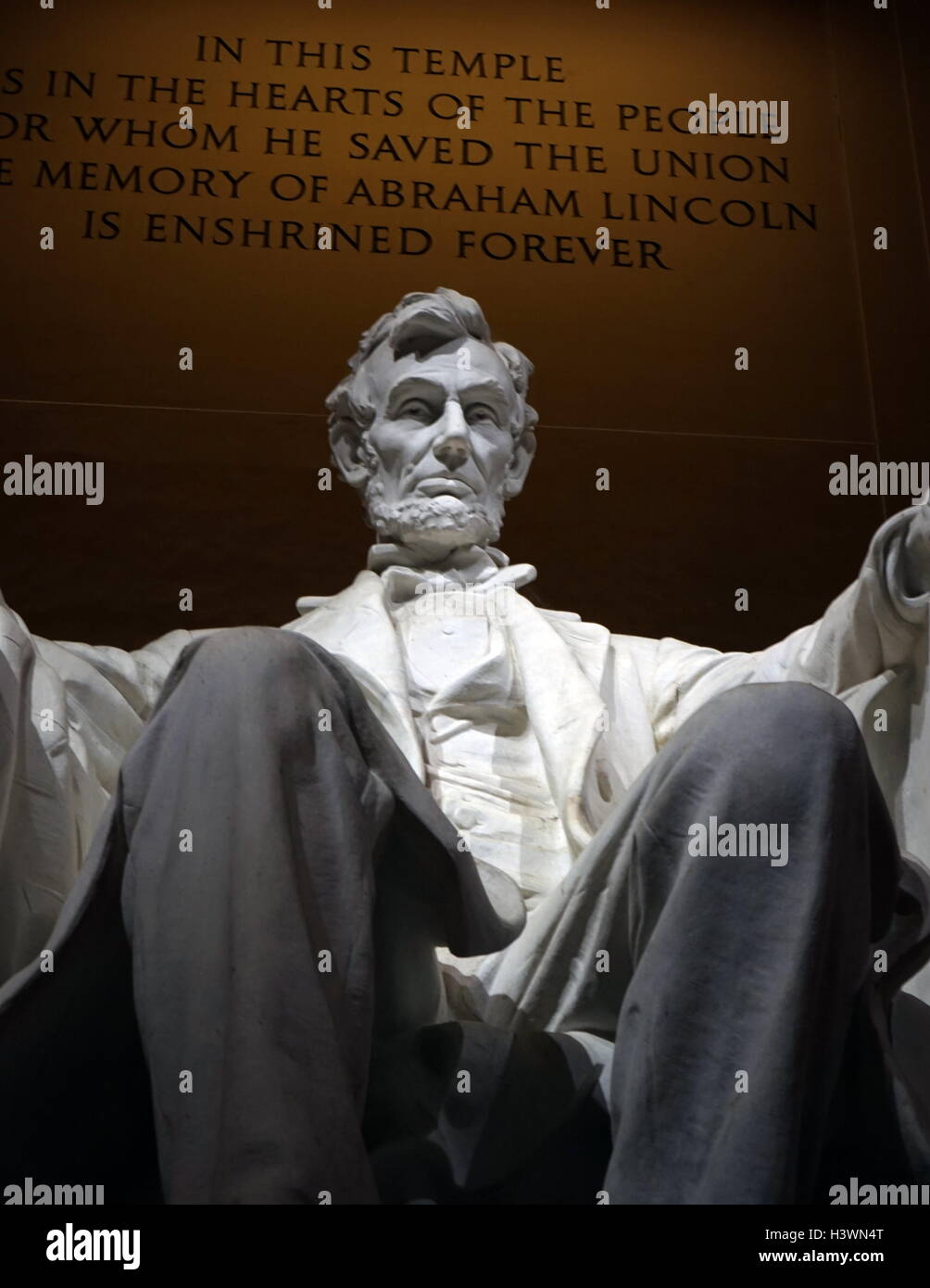 Statue of Abraham Lincoln within the Lincoln Memorial Monument ...