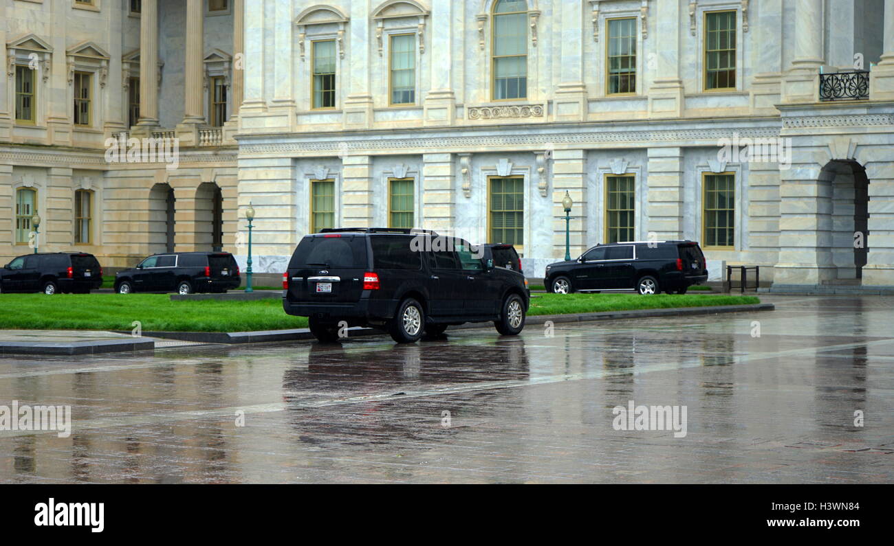 Secret service vehicles accompanying a US Congressman, in Washington D ...