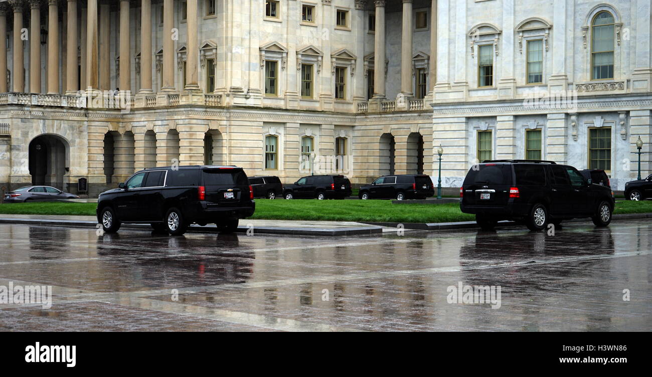Secret service vehicles accompanying a US Congressman, in Washington D ...