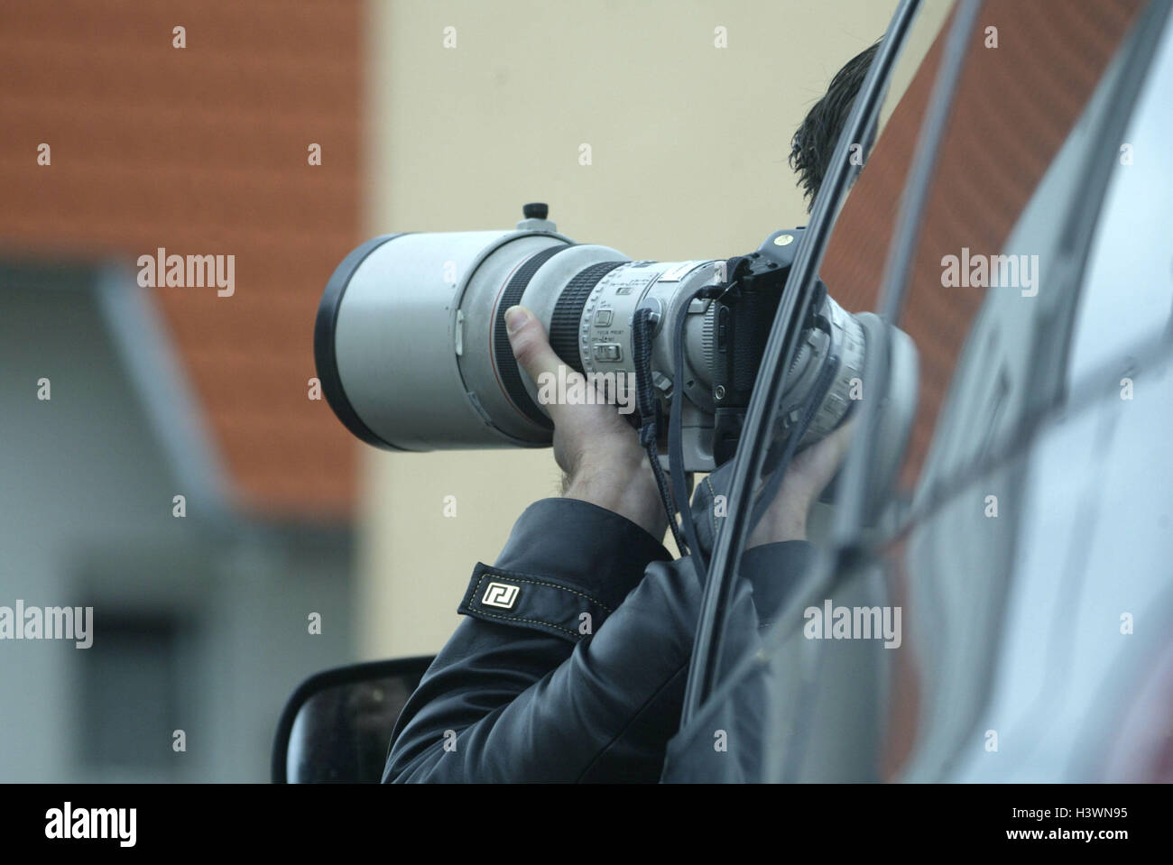 Car windows, detective, camera, take of a photo, back view, detail, car ...