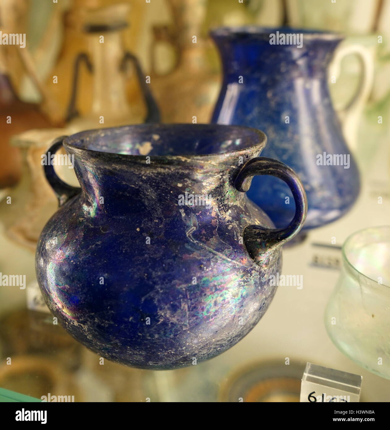 Roman glassware hi-res stock photography and images - Alamy