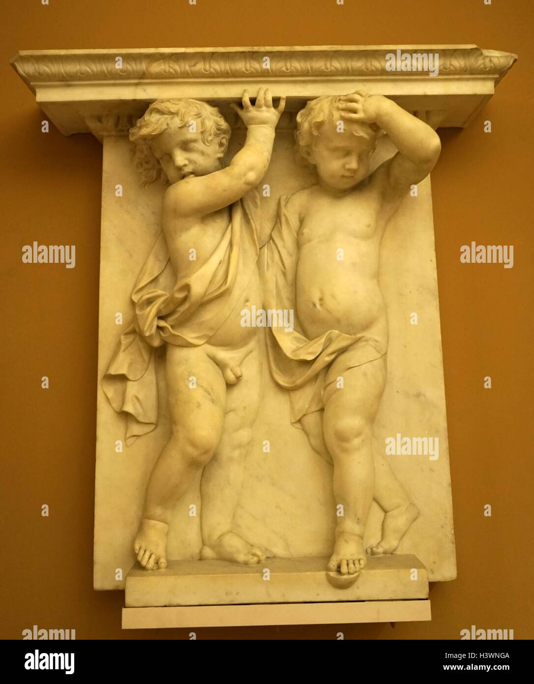 Two putti hi-res stock photography and images - Alamy