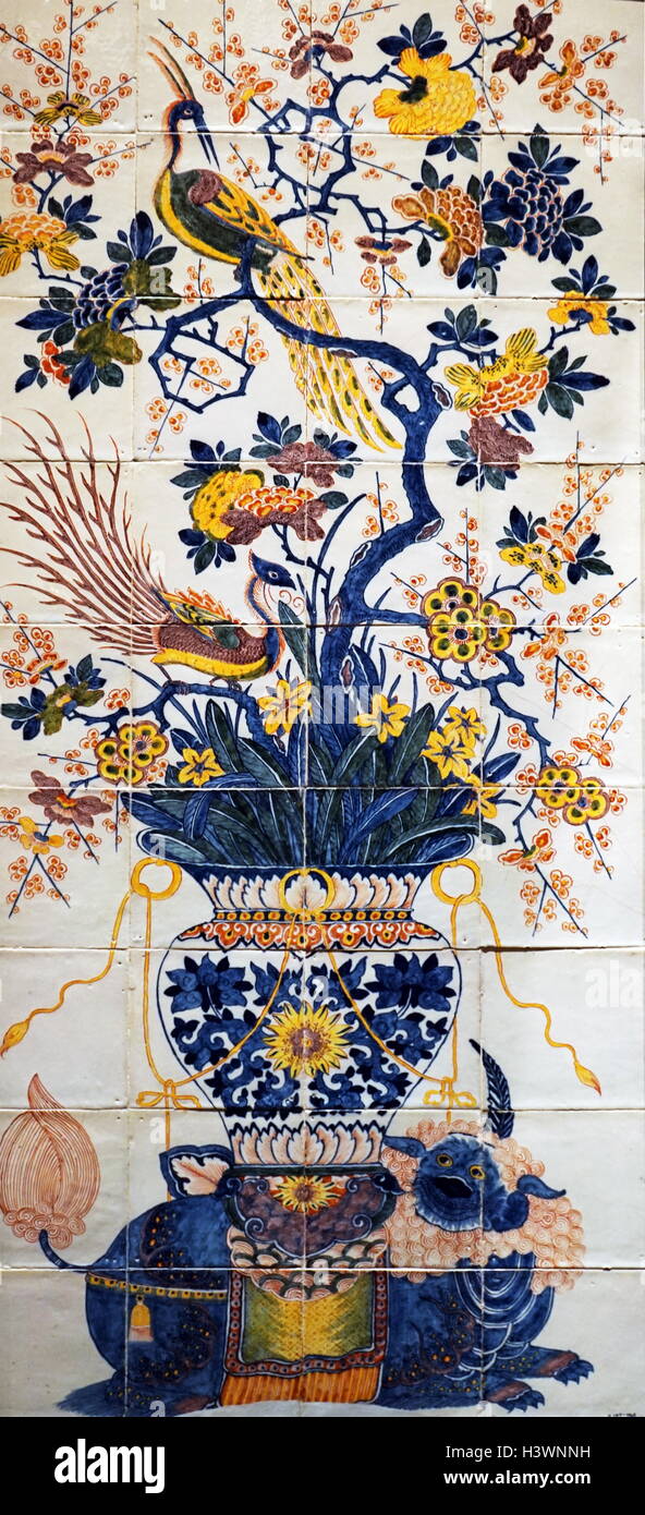 Dutch tile hi-res stock photography and images - Alamy