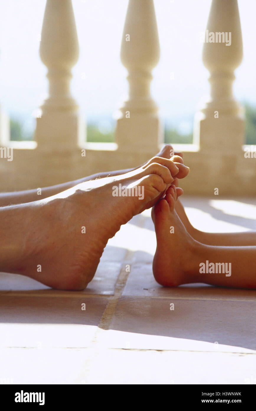Balcony, detail, man's feet, touch, child feet, toe points, side view ...