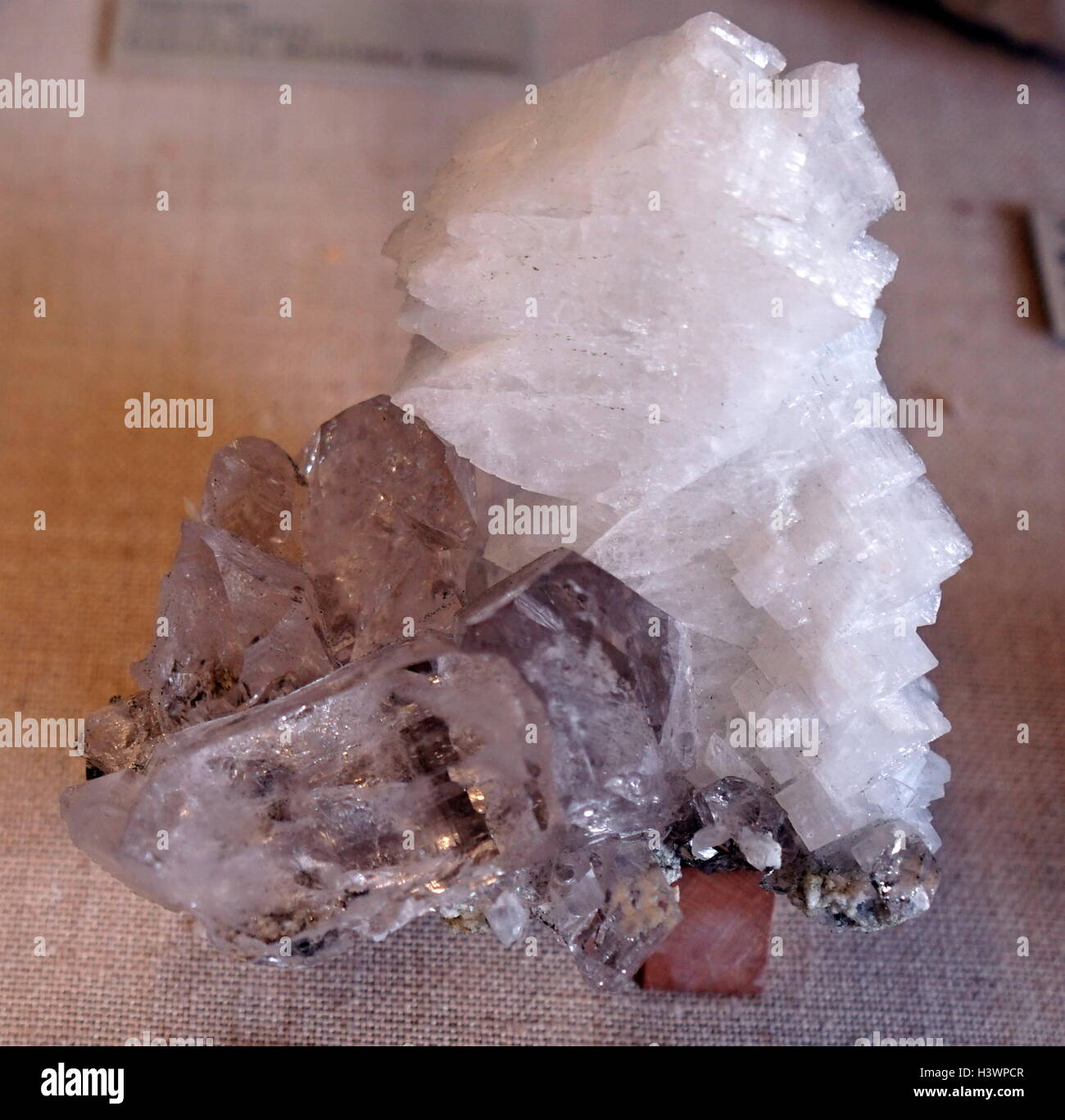 Sodium silicate hi-res stock photography and images - Alamy