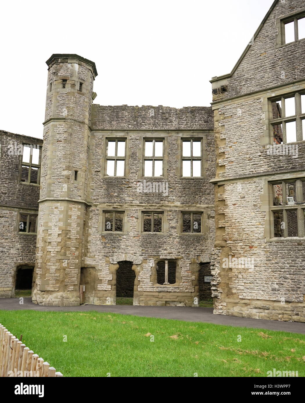 Reconstructed model dudley castle hi-res stock photography and images ...