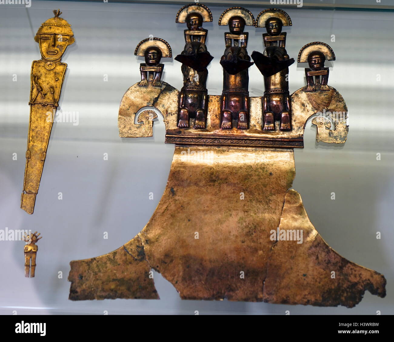 Gold objects from Colombia, South America, 1100-1500AD Stock Photo - Alamy
