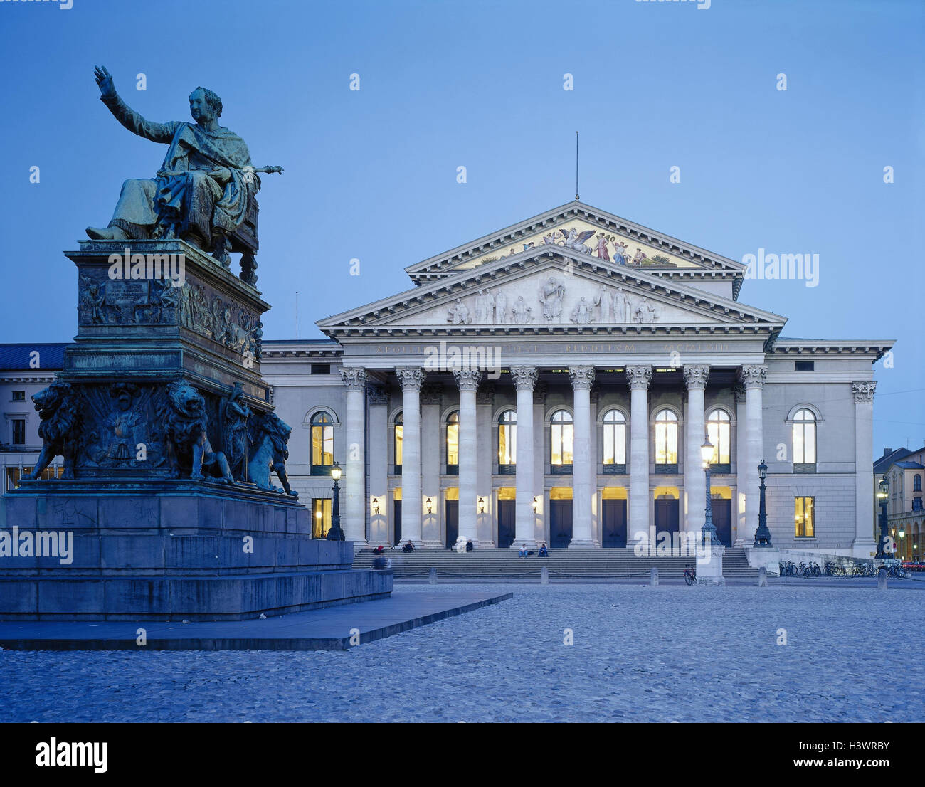 Bavarian state opera house hi-res stock photography and images - Alamy