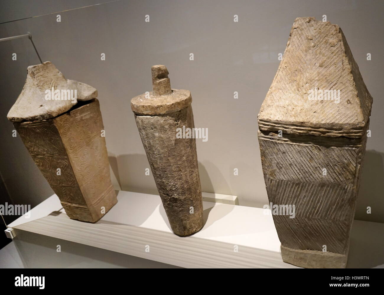 Funerary urn characteristic of the Austronesian animistic culture ...