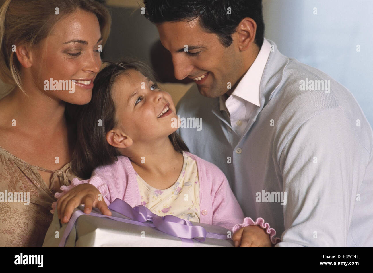 Parents, subsidiary, present, happy, eye contact, detail, model ...