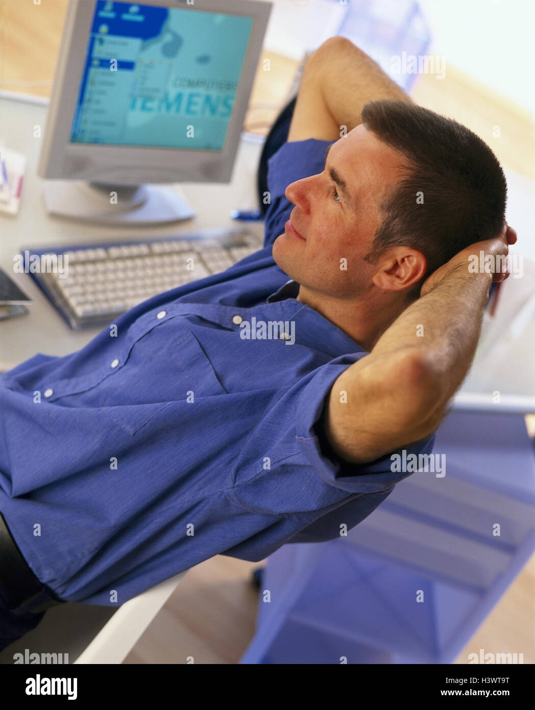 Desk, office worker, work break, gesture, man, young, clerk ...