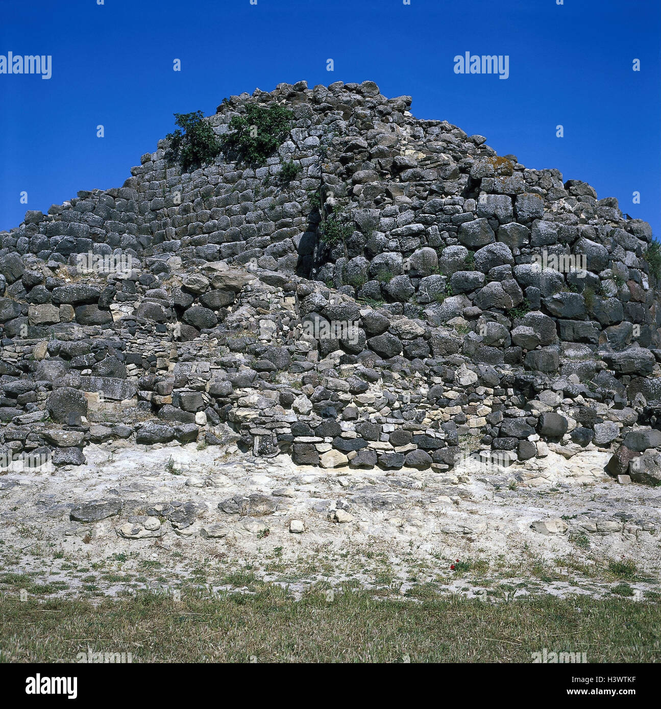 The biggest exposed nuraghen complex hi-res stock photography and ...