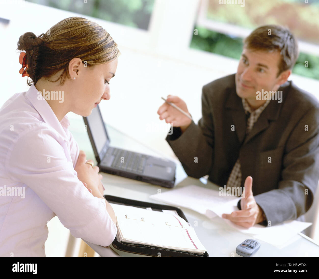 Office, businessman, woman, discussion, gesture, model released, office ...