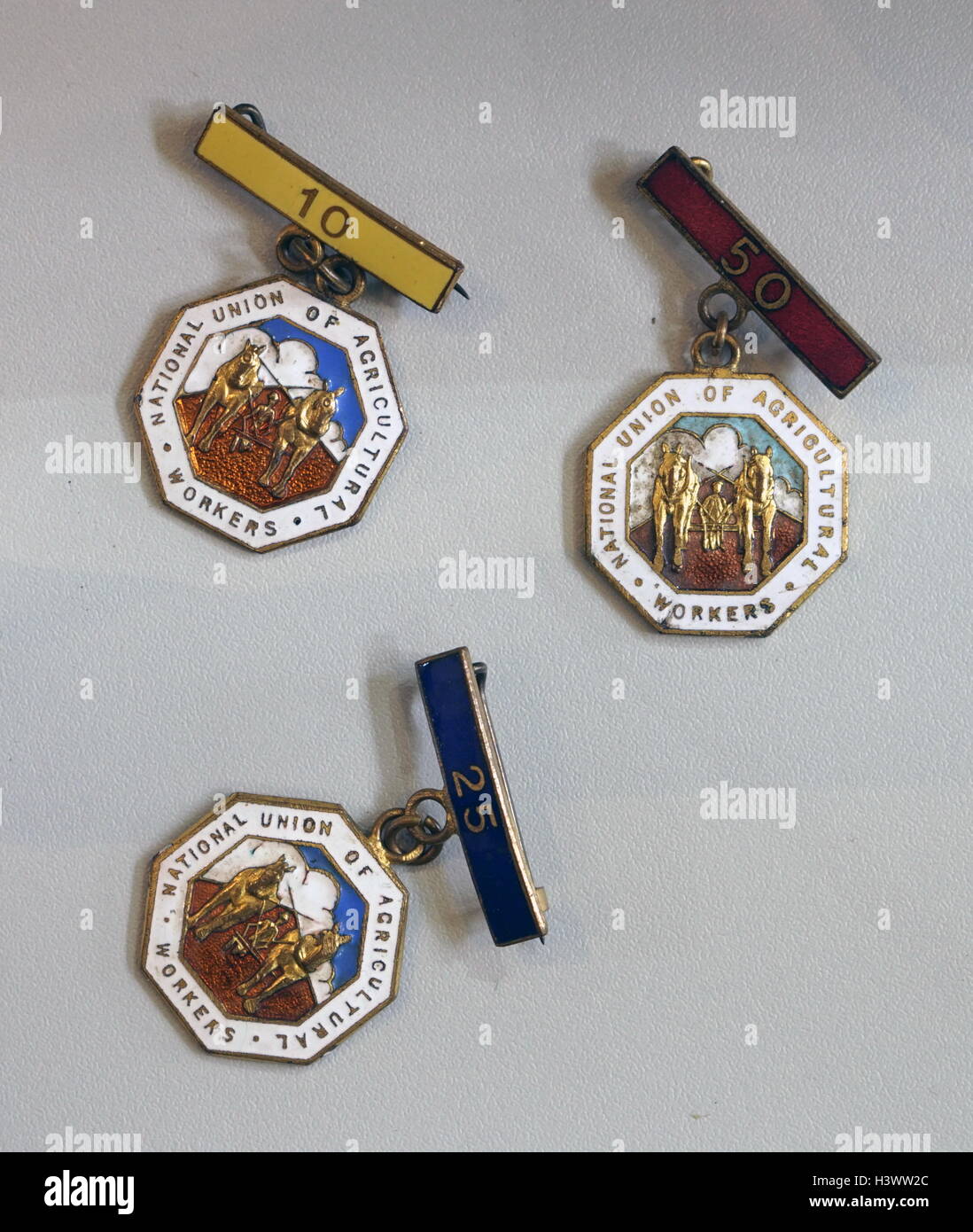 Service national hi-res stock photography and images - Alamy