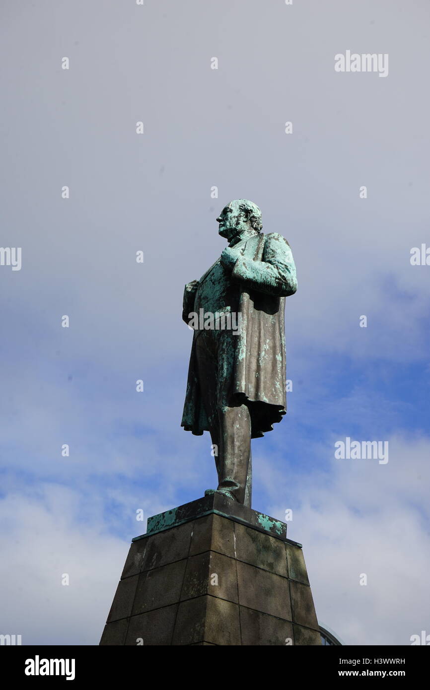 Statue of Jón Sigurðsson (1811-1879) leader of the Icelandic ...