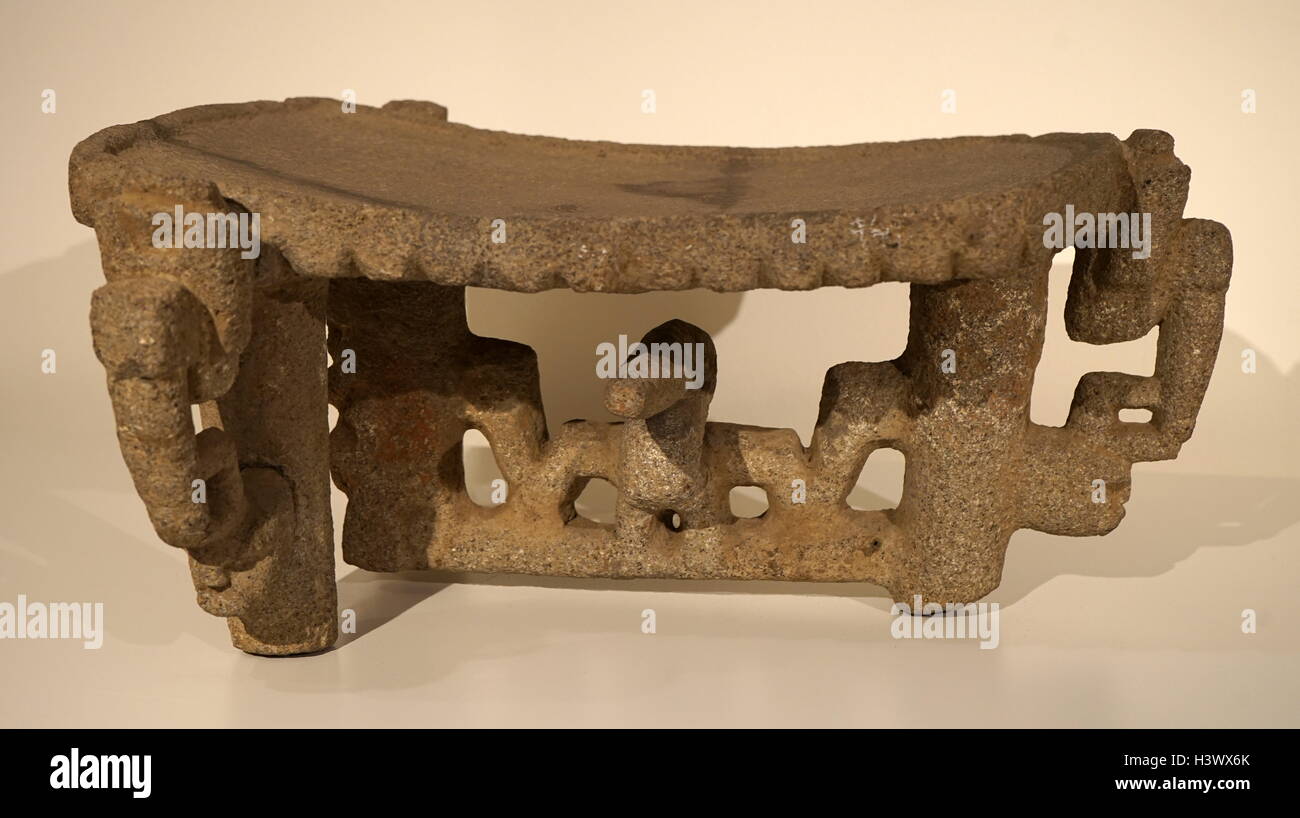 Ritual grinding stone (metate) made from Pedra stone, Costa Rica. Dated ...