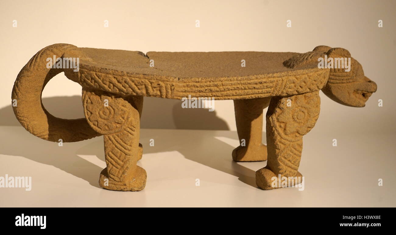 Ritual grinding stone (metate) made from Pedra stone, Costa Rica. Dated ...