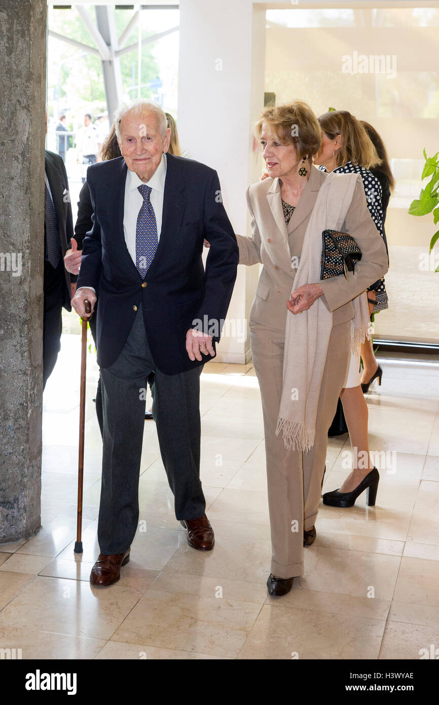 Queen Maxima of The Netherlands with her parents Jorge Zorreguieta and ...