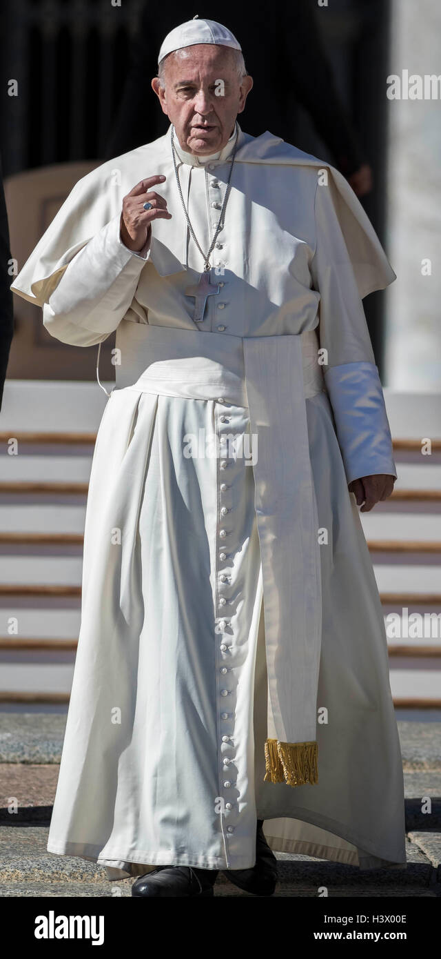 Vatican city 12 october hi-res stock photography and images - Alamy