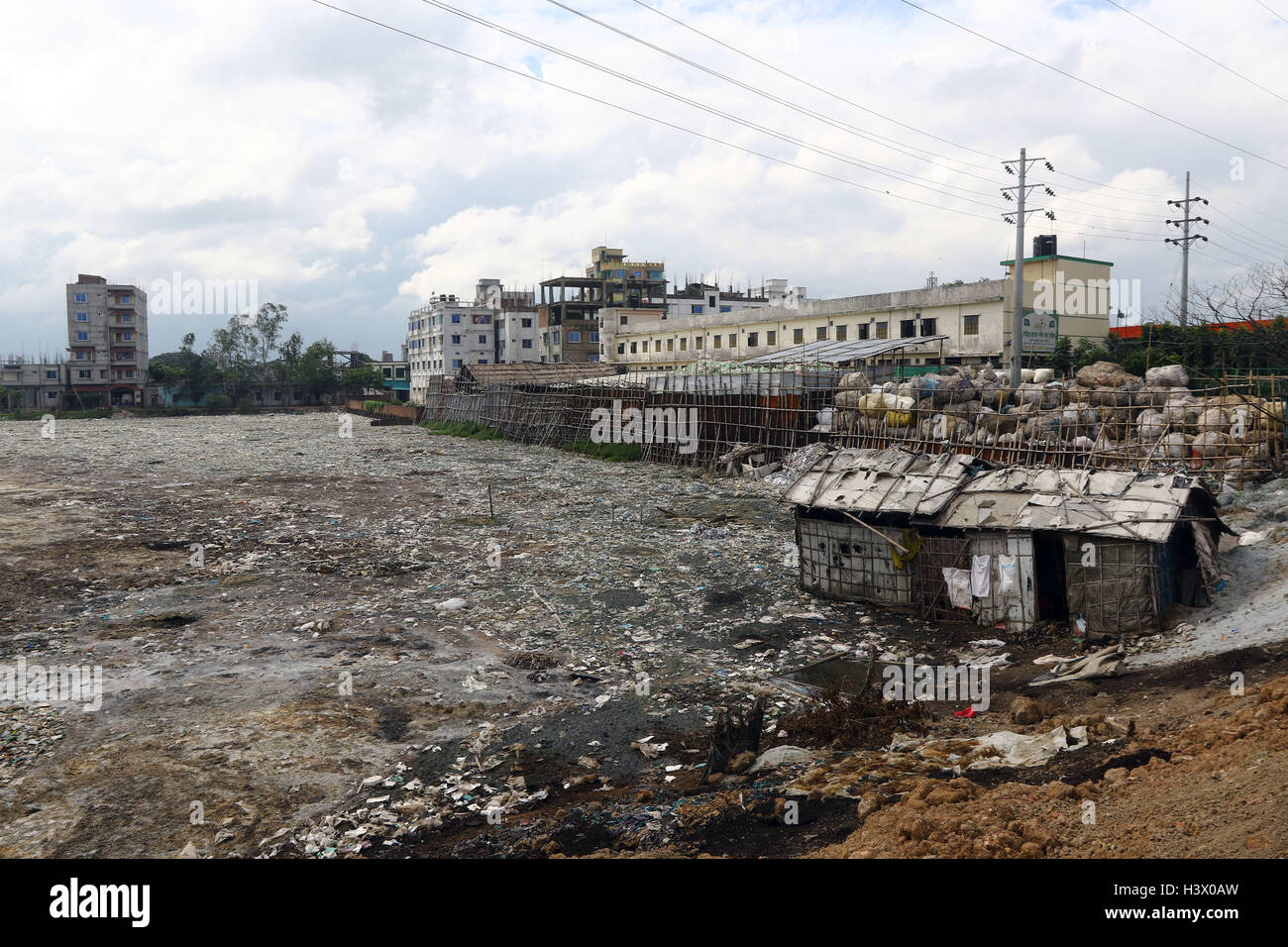 Dhaka, Bangladesh. 11th October, 2016. Hazaribagh area, widely known ...