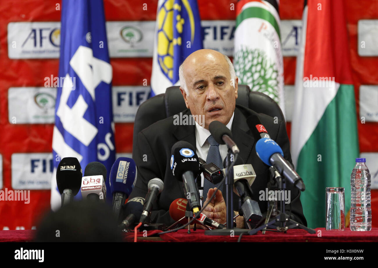 Ramallah, West Bank, Palestinian Territory. 12th Oct, 2016. Palestinian ...